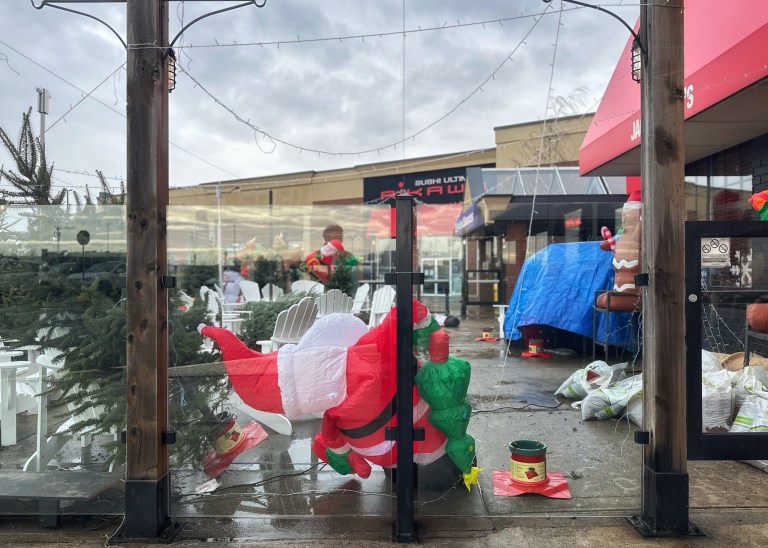 December 19th — Christmas Inflatables | bogeyandruby